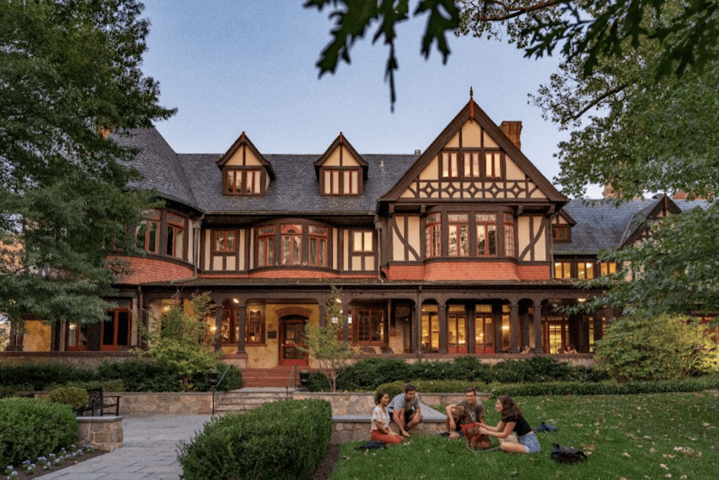 Loyola University Maryland – Colleges of Distinction: Profile ...