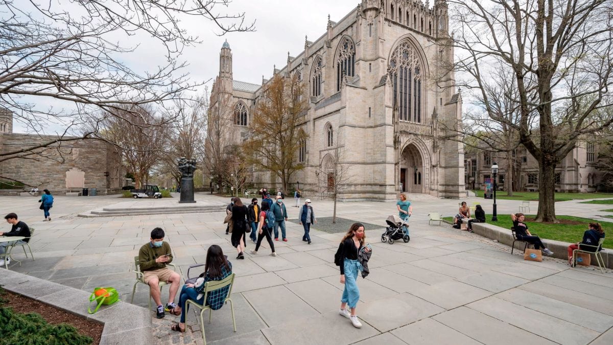 45 Best College Graduation Rates for 2024